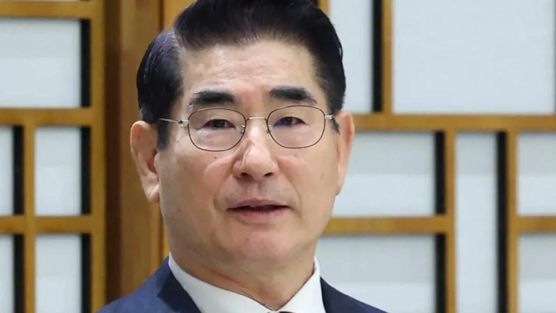 韩国前国防部长官金龙显企图在狱中自杀凤凰网视频凤凰网