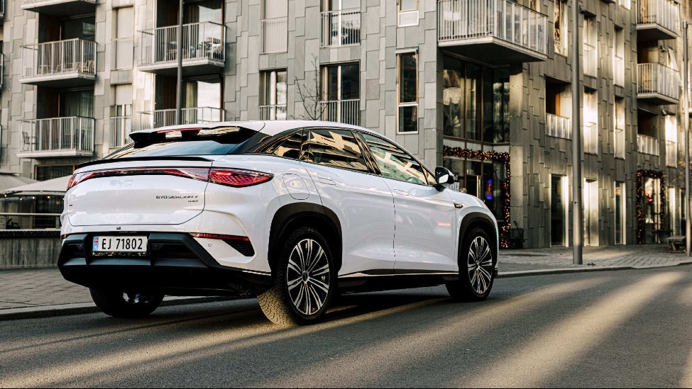 比亚迪海狮07EV纯电SUV明年英国上市：起售价44990英镑、国内18.98万元起_凤凰网