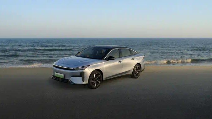 8.98 万元起 吉利银河 L6 EM-i开启预售 续航超 2000km_凤凰网