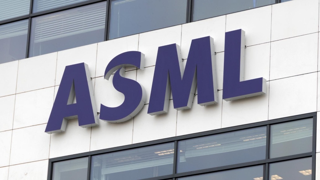 ASML即将发货首台第二代High NA EUV光刻机EXE:5200_凤凰网