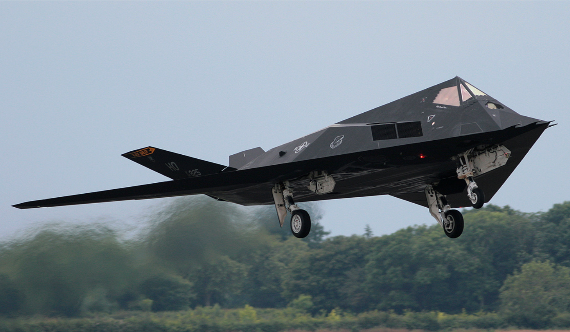 美媒：美国退役战机F-117仍在服役_凤凰网