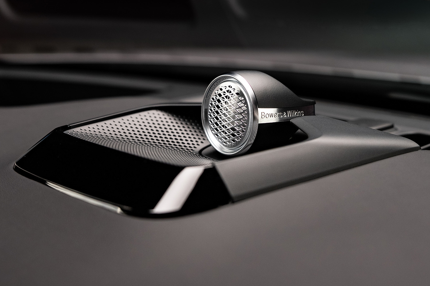 沃尔沃纯电旗舰轿车ES90全球首发 配高阶智驾/续航740km_凤凰网