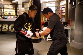 宜春籍男子黄少康荣膺WBA亚洲洲际拳王！曾被诊断再也不能打拳凤凰网江西_凤凰网