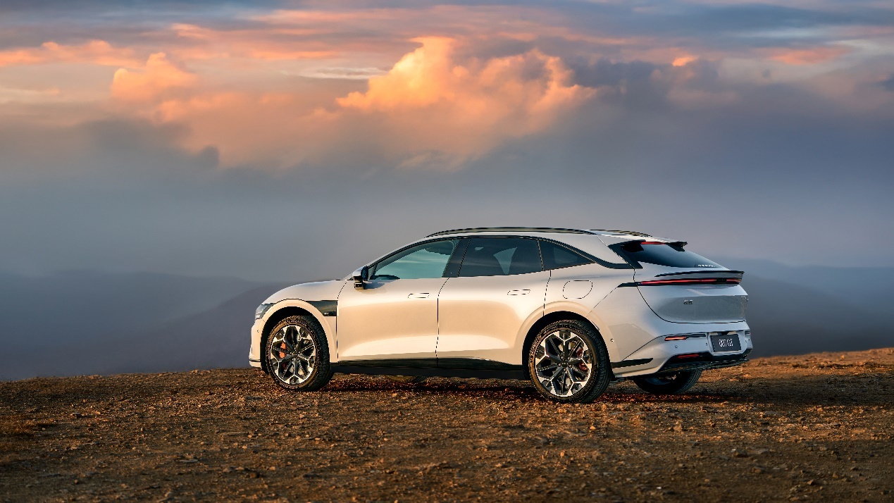 极氪007GT：以「科技猎装」重构未来出行美学_凤凰网汽车_凤凰网