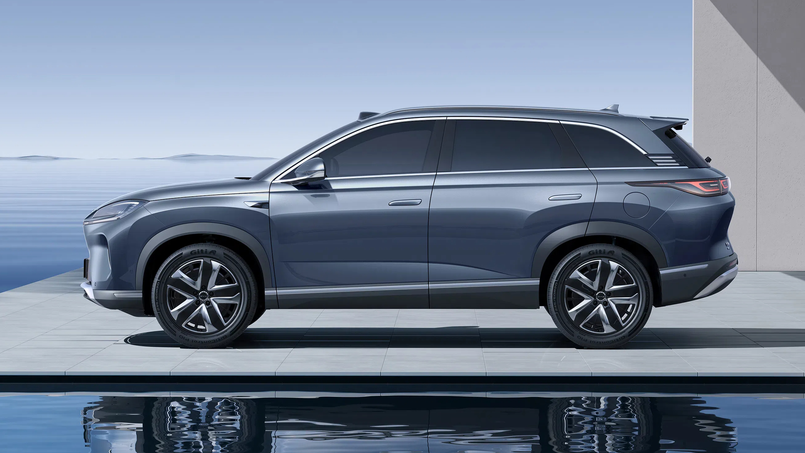 比亚迪海狮07DM-i智驾版亮相，预计20-25万元_凤凰网