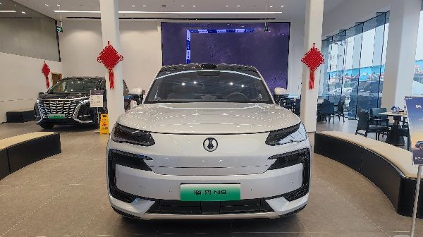 腾势N9售价38.98万起，标配易三方、云辇A等技术_凤凰网