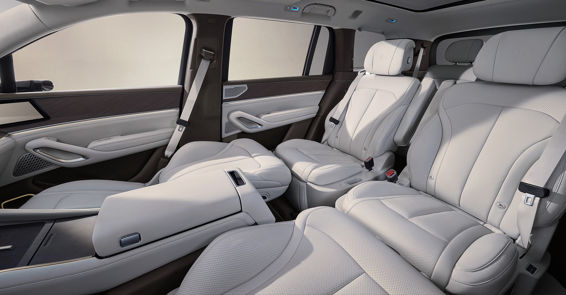 全能旗舰SUV腾势N9正式上市 售价38.98万元-44.98万元_凤凰网