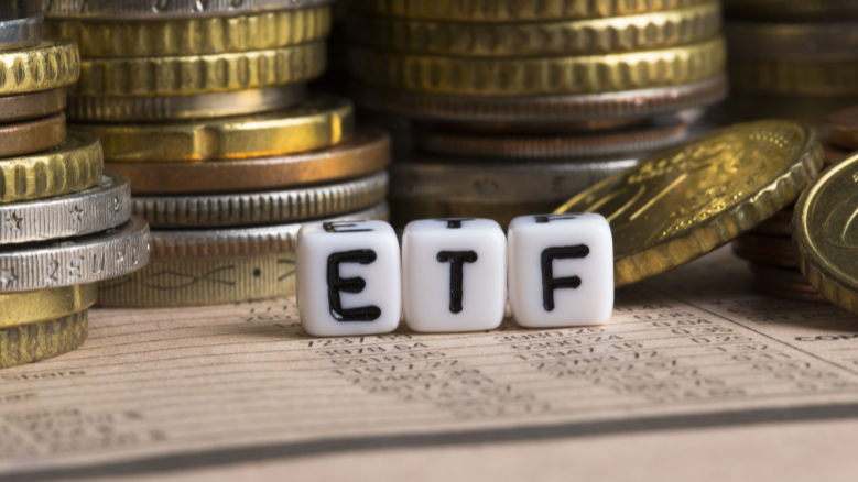 游戏板块企稳反弹，游戏ETF半日成交近4亿元_凤凰网