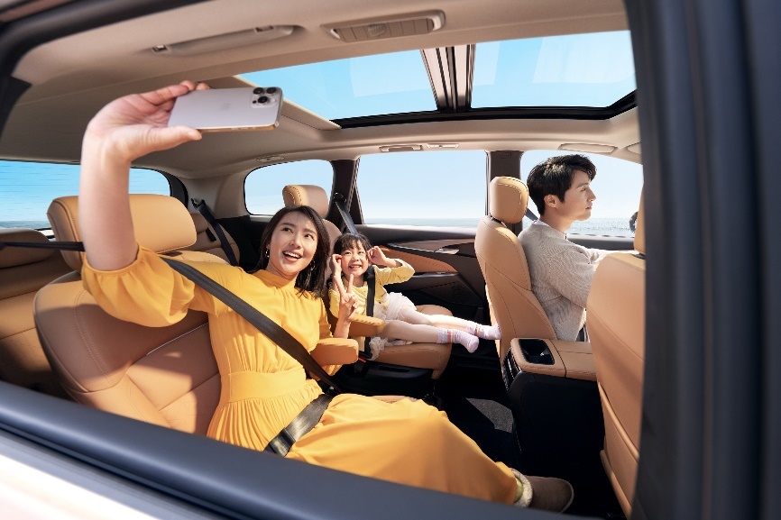 上汽大通G50混动正式上市，售价13.98万起_凤凰网汽车_凤凰网