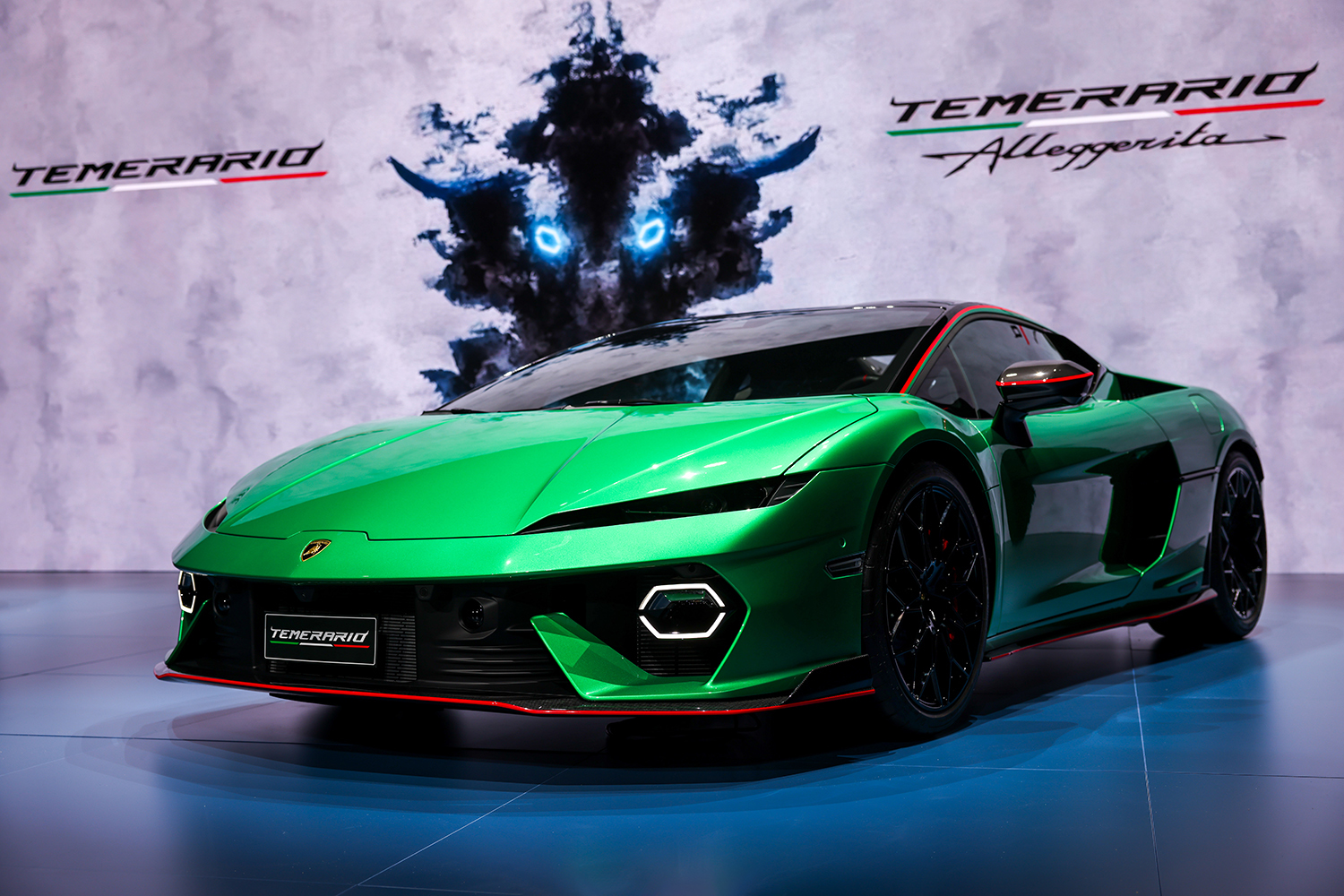 兰博基尼Temerario国内首发 自成一格的全新“小牛”_凤凰网