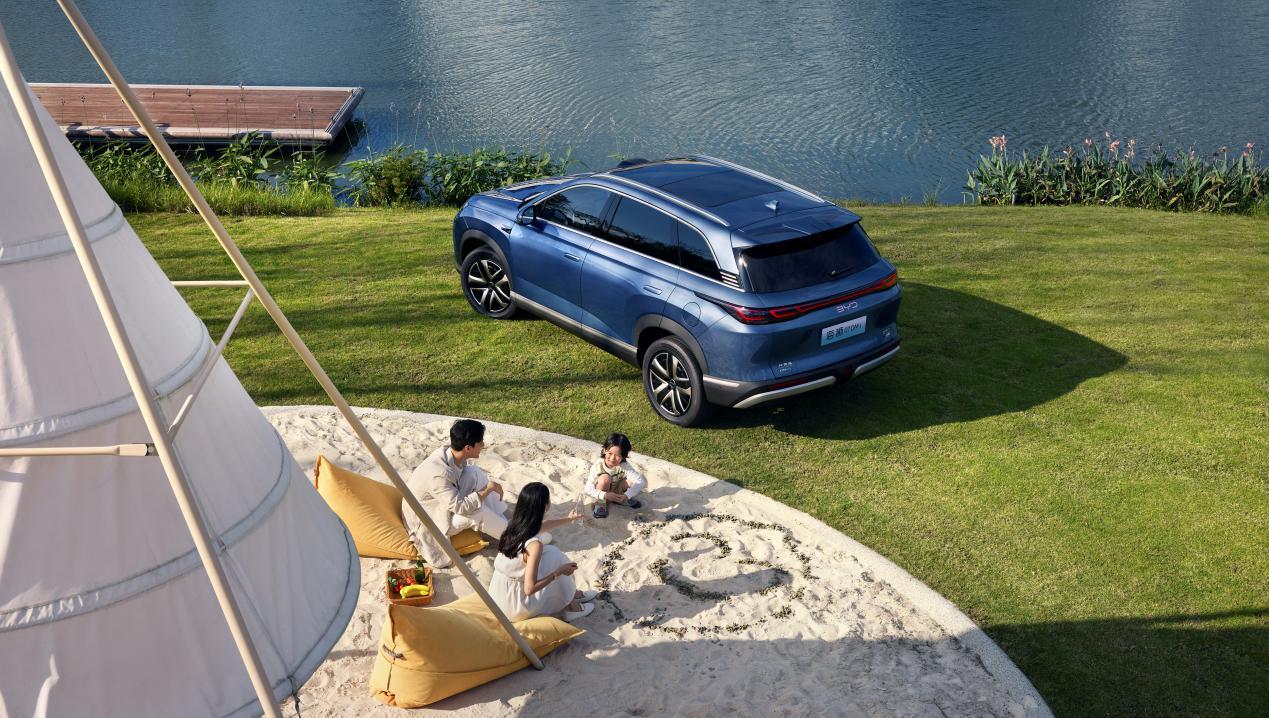 比亚迪中大型SUV海狮07DM-i上市 标配云辇-C/售价16.98万元起_凤凰网