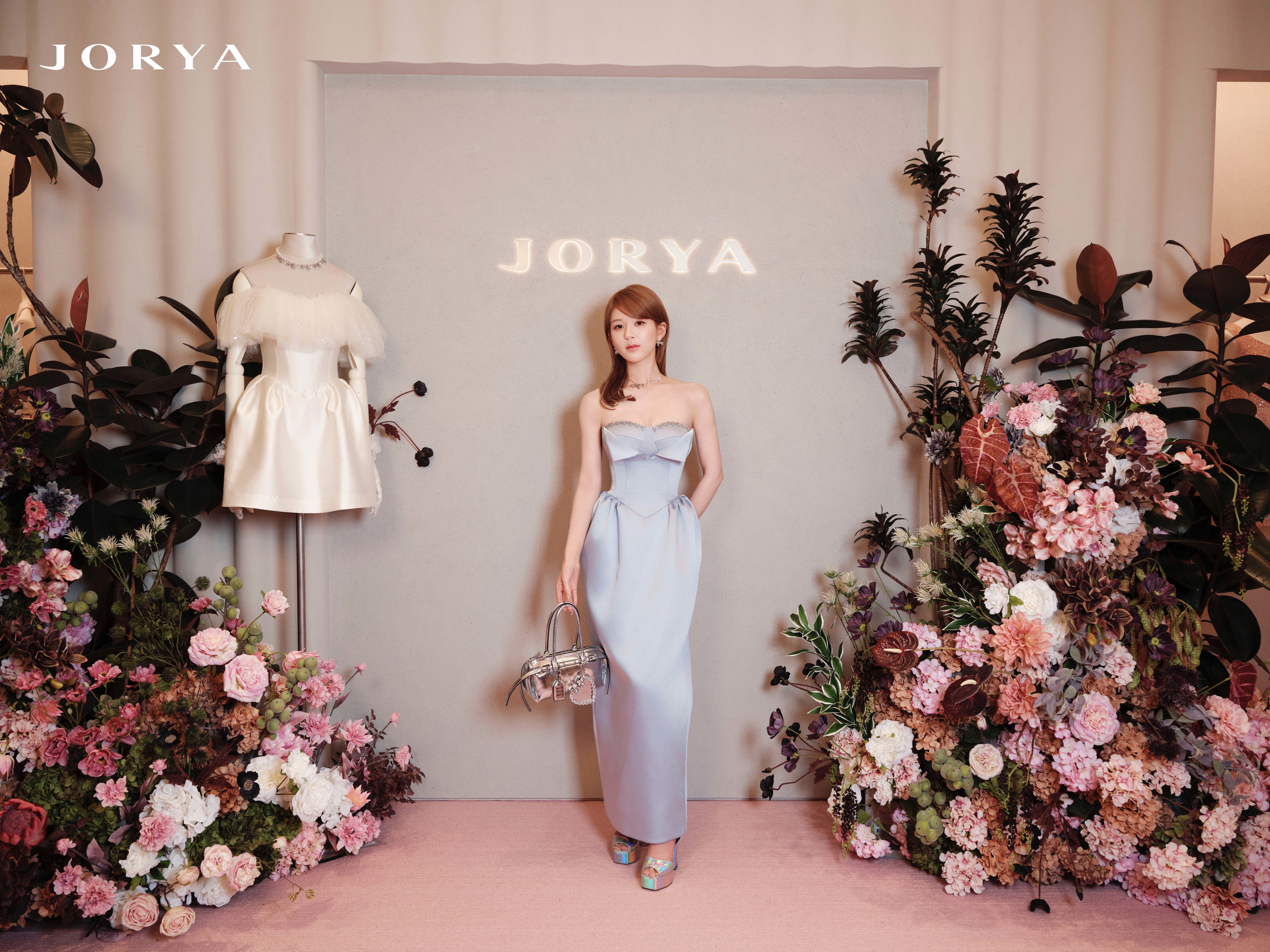 JORYA 全球首家旗舰店暨 RosyDoedian联名快闪店启幕 赵露思携萌宠演绎仲夏美学新章_凤凰网