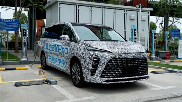 别克全新GL8陆尊谍照曝光：同级唯一5C超充10%-65%仅需15分钟_凤凰网