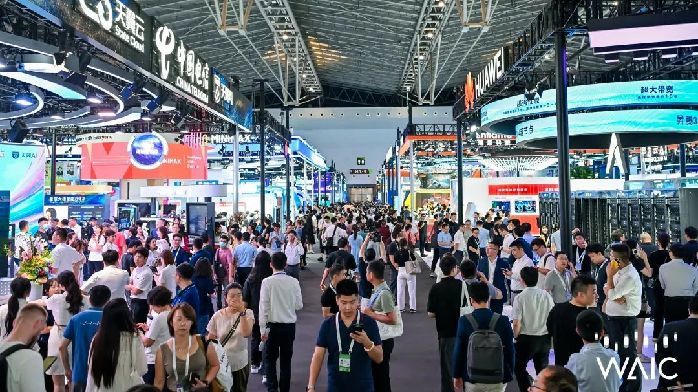 快递100亮相 WAIC 2025，AI+Data+MCP，重新定义API价值主张备受认可_凤凰网区域_凤凰网