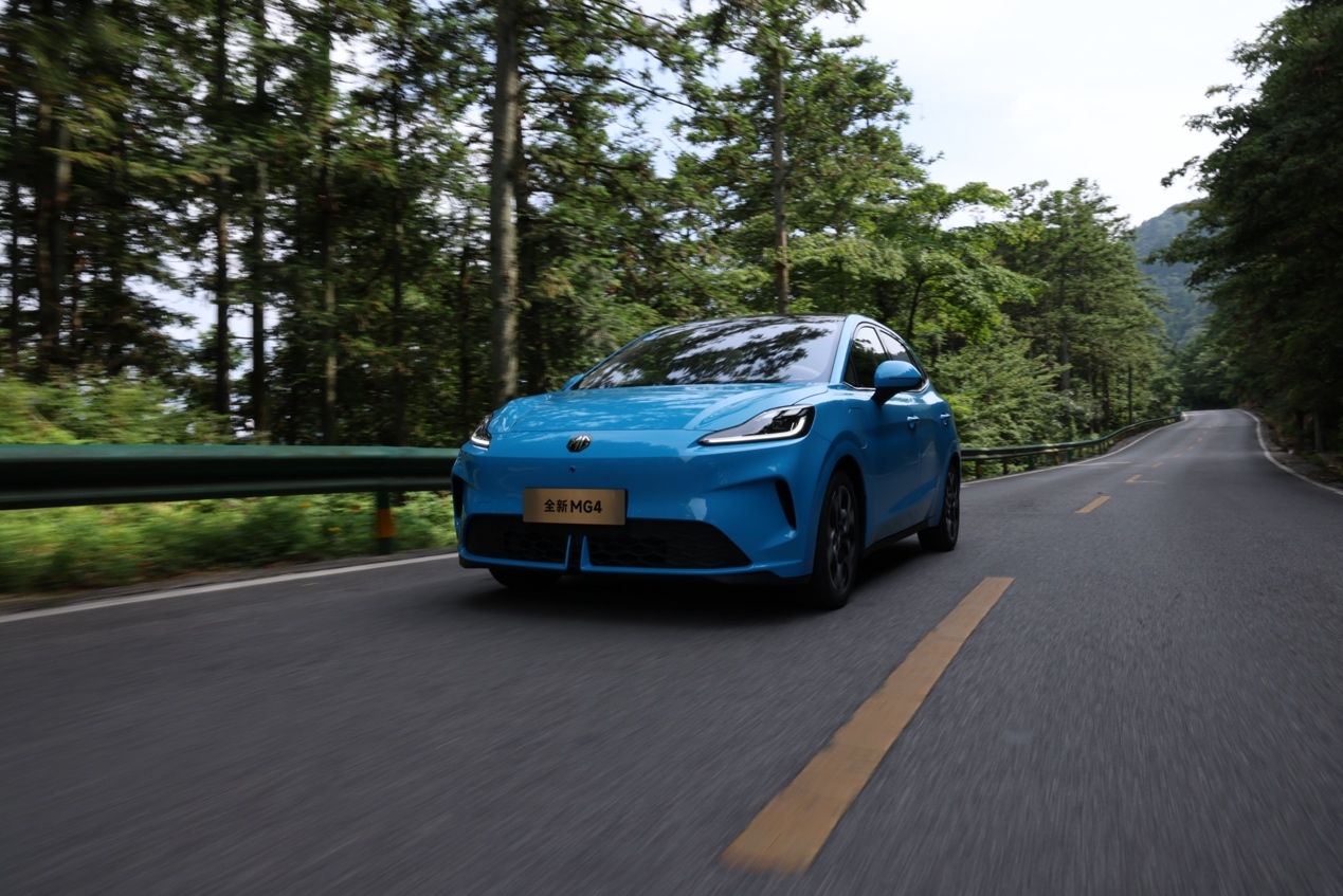 试驾全新MG4诚意与亮点并存_凤凰网