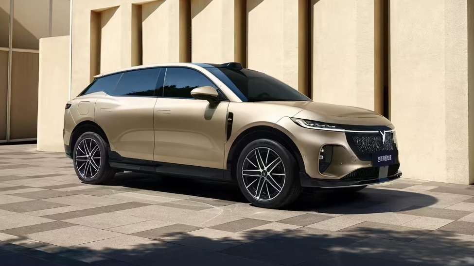 岚图汽车“岚海智能超混技术”明天发布：全域800V+5C快充_凤凰网