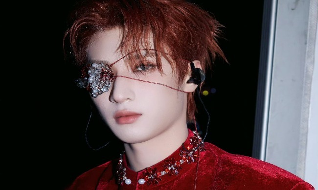 严浩翔上海演唱会solo舞台造型帅到失语！_凤凰网