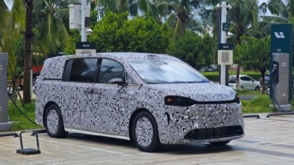 鸿蒙智行MPV新车谍照曝光，预计归属智界品牌_凤凰网