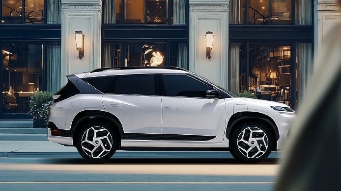 北京现代首款纯电平台SUV中文名定为“EO羿欧”，续航达722KM_凤凰网