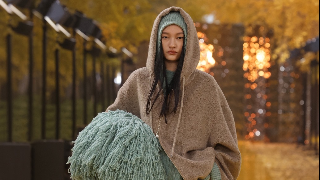 「GOLDEN DAYS北京」ERDOS 2025秋冬时装秀 于北京金秋自由盛放_凤凰网