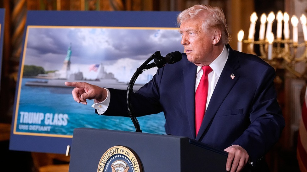 特朗普：美海军将建造两艘“特朗普级”新型战舰_凤凰网