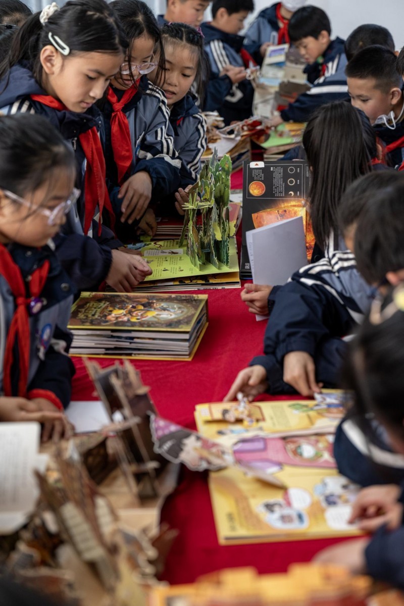 《全民阅读促进条例》2月1日施行，青葫芦发起“儿童阅读点亮计划”，让书香浸润每一个孩子的心灵__凤凰网
